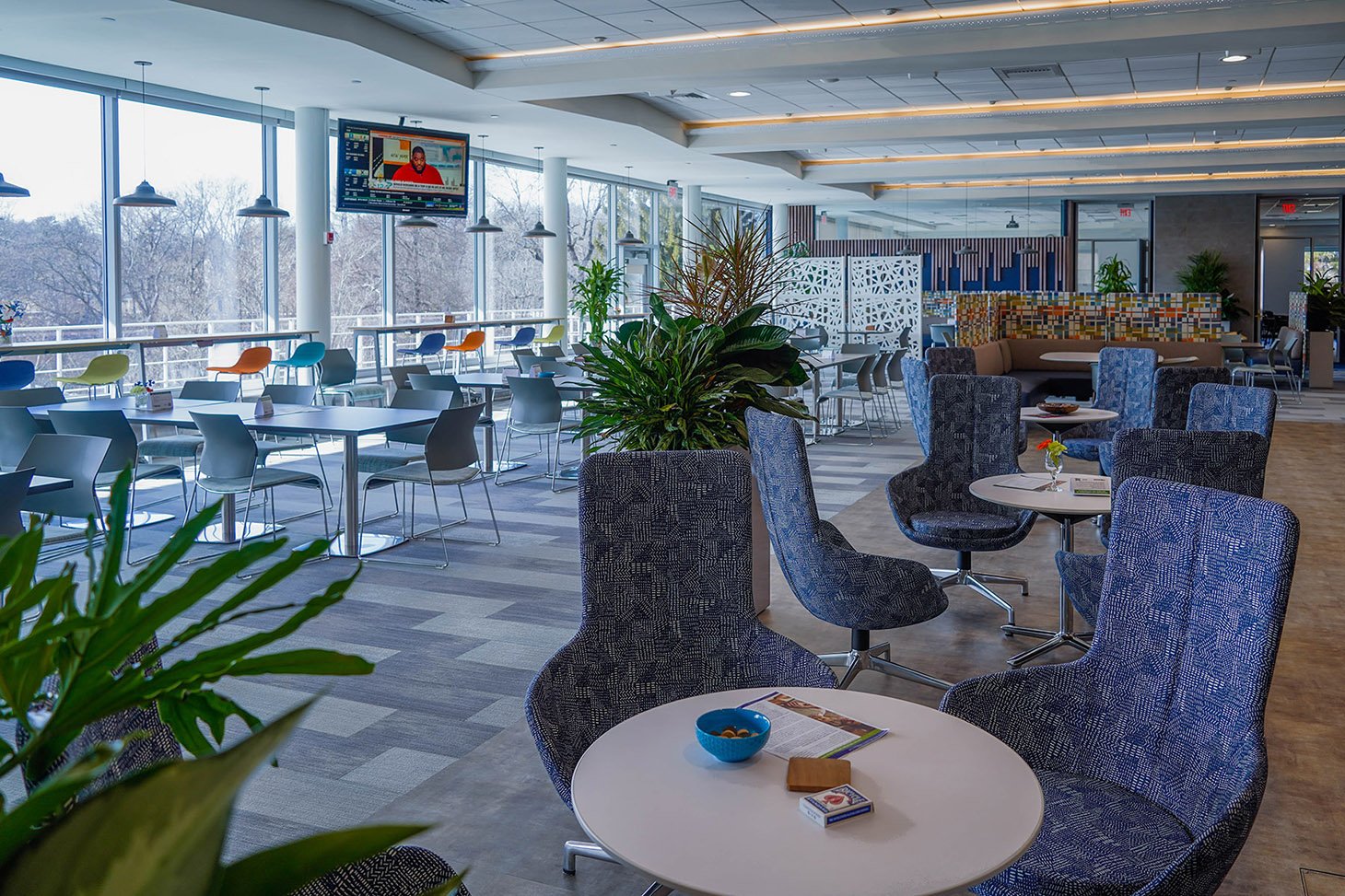 Hanover Insurance – Dining Area | F.W. Madigan Company, Inc.